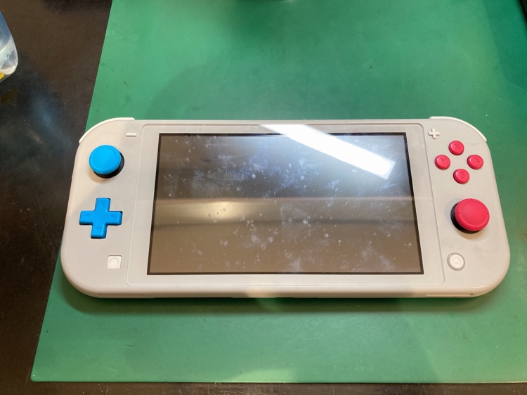 【Joy-Conスティック交換】SwitchLite(スイッチライト)の故障・不具合は、JR戸塚駅から徒歩2分、戸塚モディ2Fの「ゲーム修理工房 戸塚モディ店（iPhone修理工房内）」へ ...