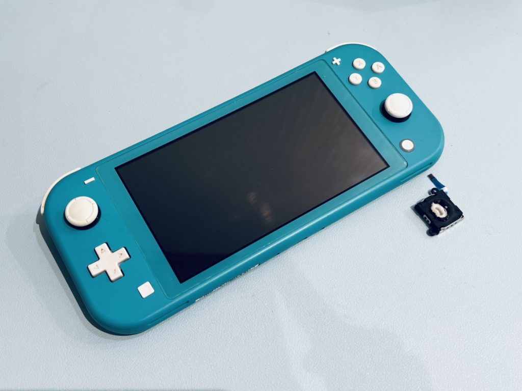 落としてスティックがもげた！！！Nintendo switch lite(ニンテンドースイッチライト)のスティック交換なら是非ゲーム修理工房水戸OPA店に！【ゲーム修理工房水戸OPA店 ...