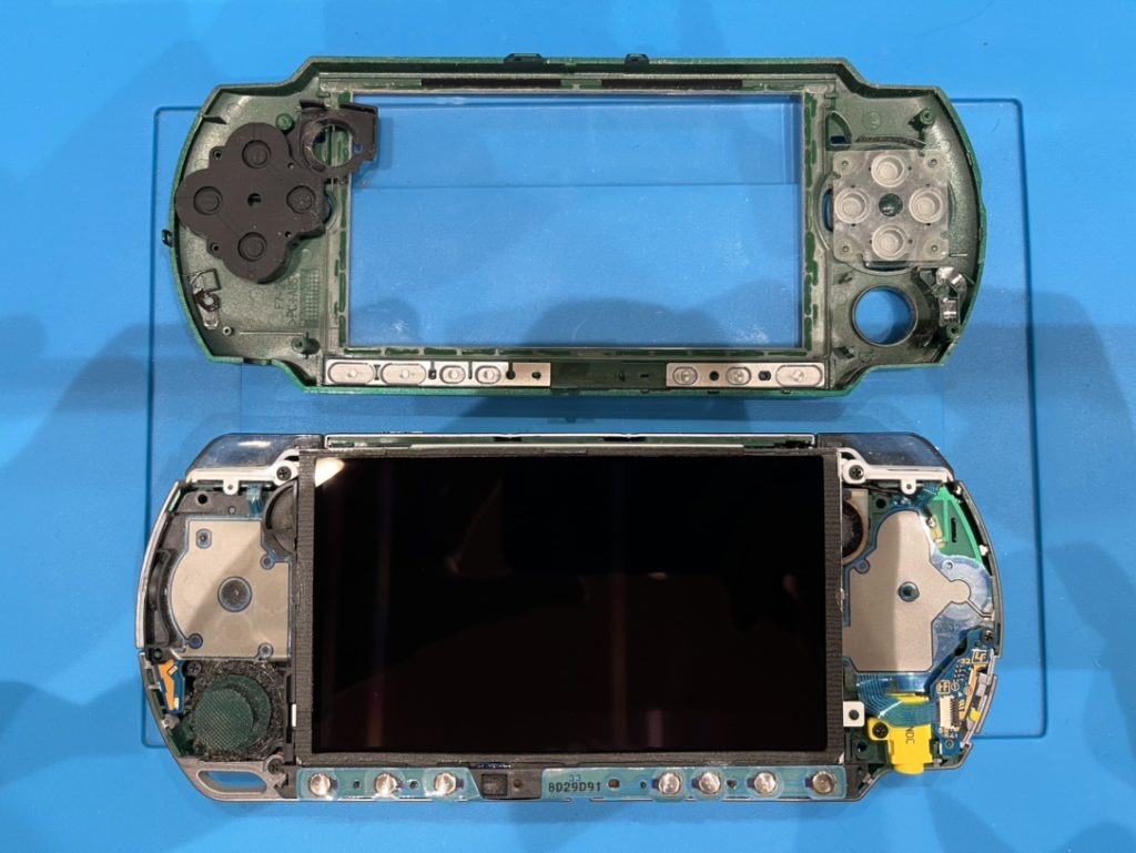 PSP-3000のUMDドライブ交換を行いました！【ゲーム修理工房 熊本ゆめタウン光の森店】 | ゲーム修理工房
